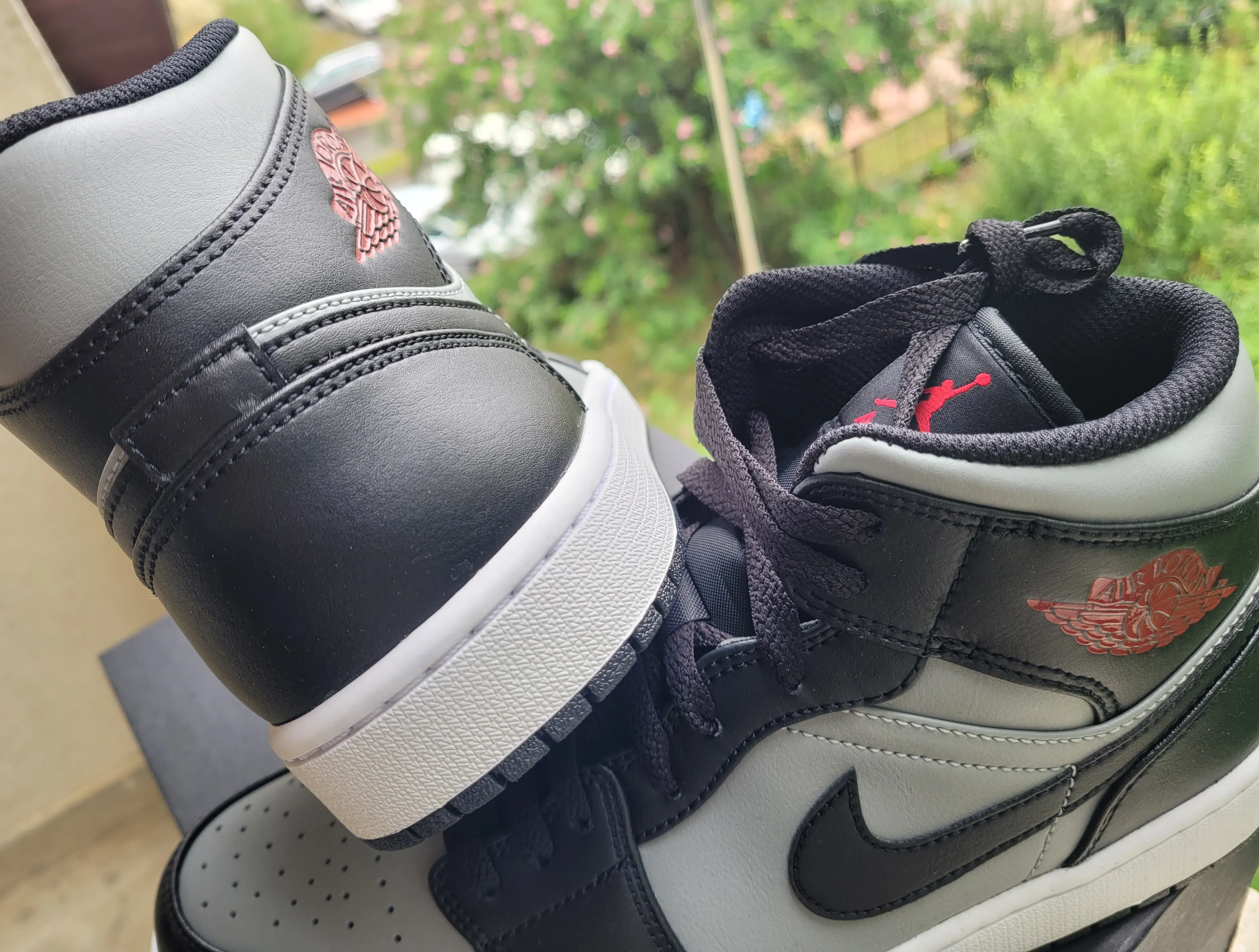 Air Jordan 1 Mid Shadow Red - HypedRo