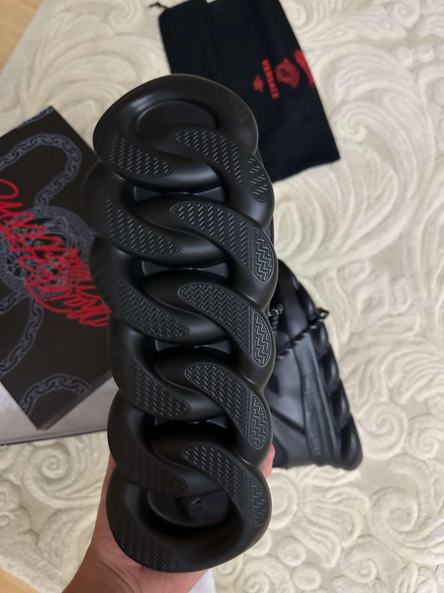 Versace Chain Reaction Negri - HypedRo