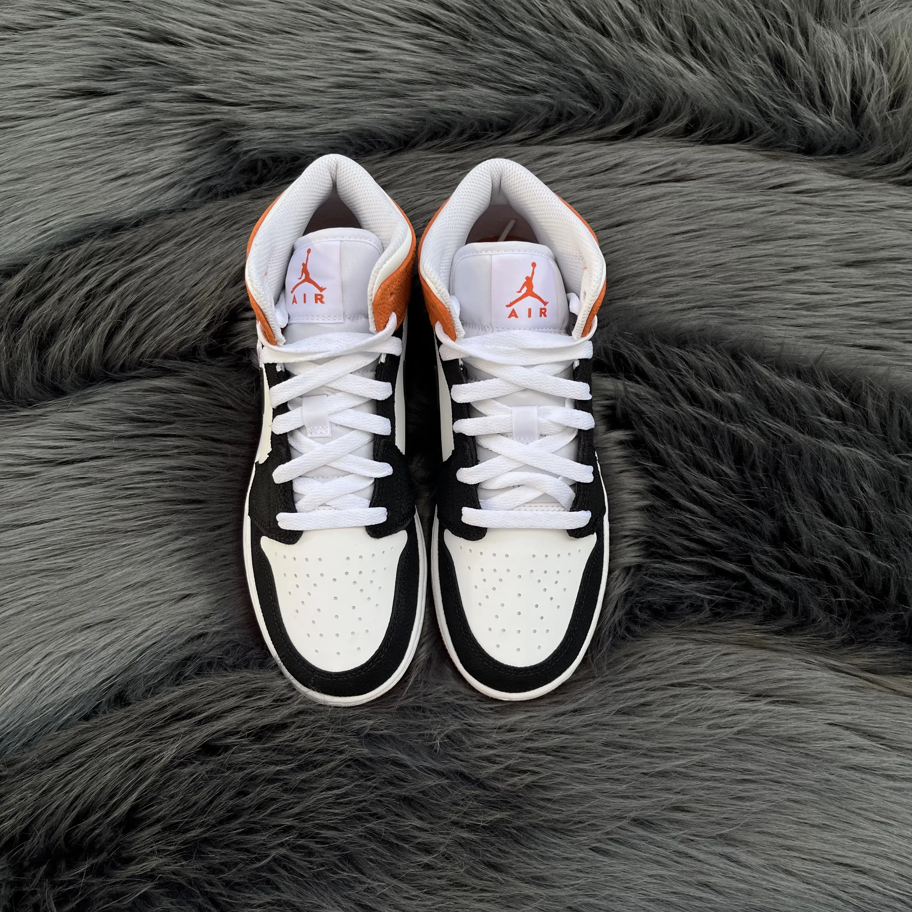 Retro 1 Mid Blossom - HypedRo